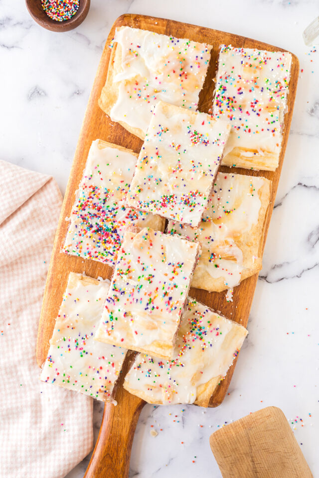 Homemade Strawberry Giant Pop Tart - Recipes Simple