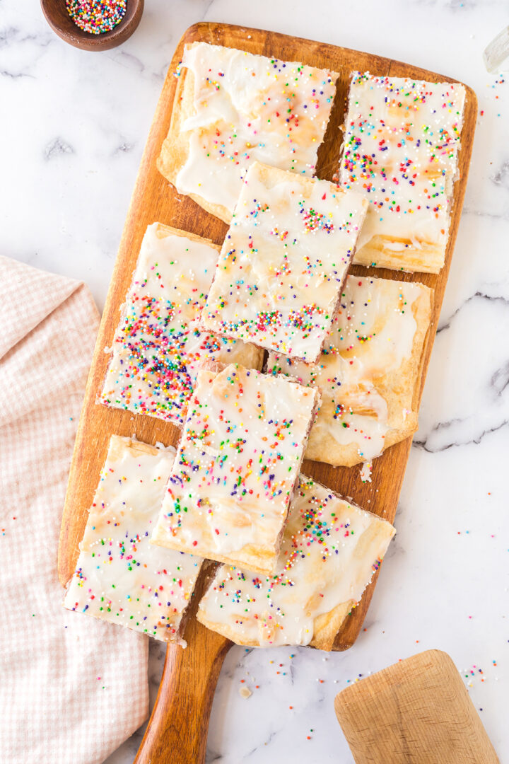 Homemade Strawberry Giant Pop Tart - Recipes Simple