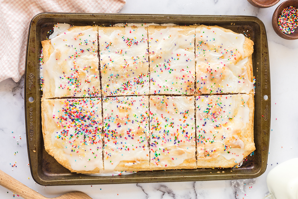 Homemade Strawberry Giant Pop Tart - Recipes Simple