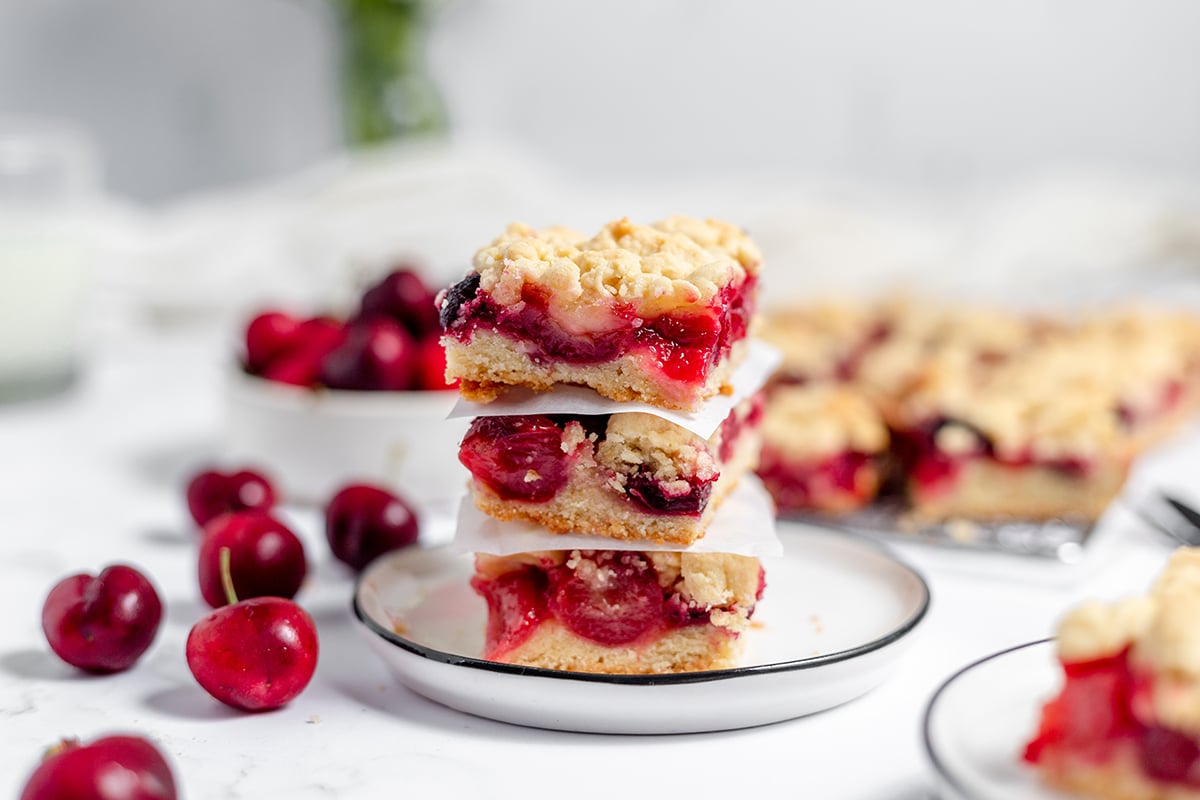 Cherry Bars - Recipes Simple