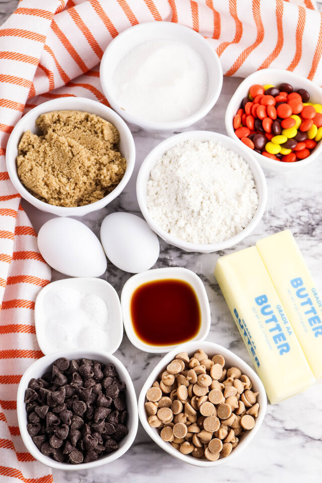 Reese's Pieces Bars Recipe - Recipes Simple