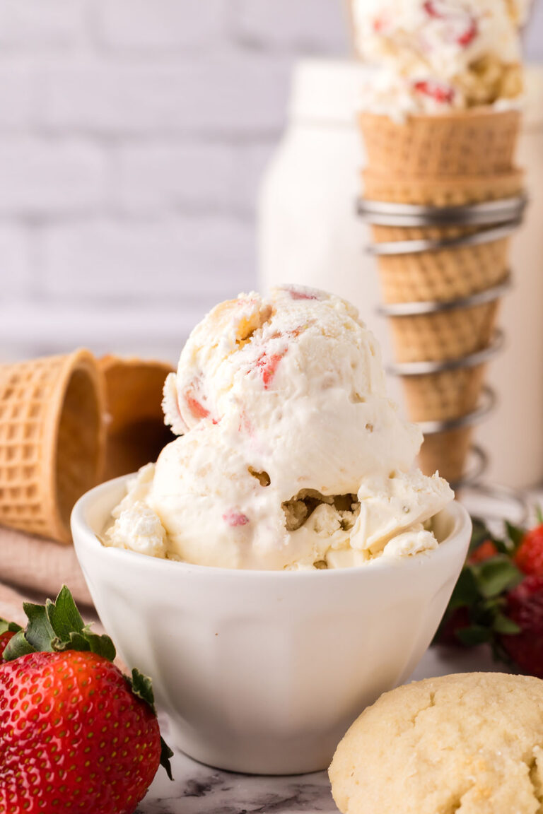 Strawberry Shortbread Ice Cream - Recipes Simple