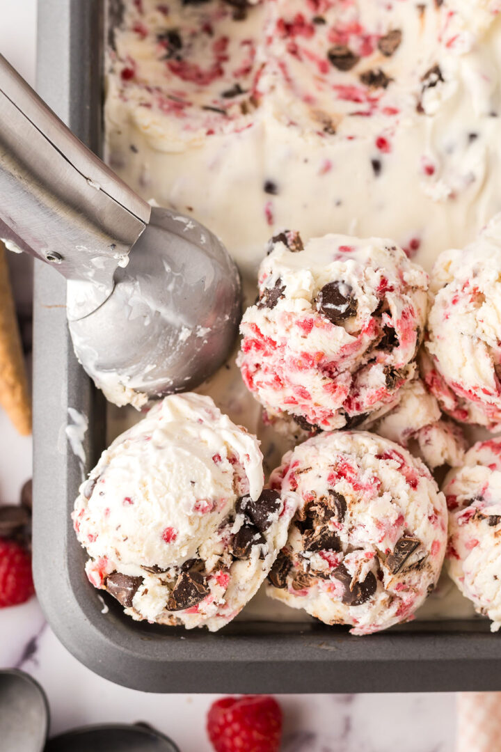 Dark Chocolate Raspberry Ice Cream - Recipes Simple