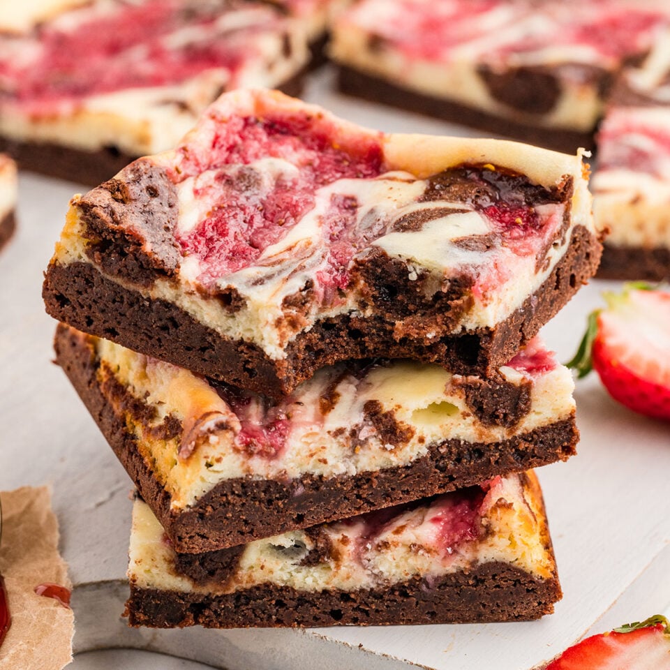 Strawberry Cheesecake Brownies - Recipes Simple