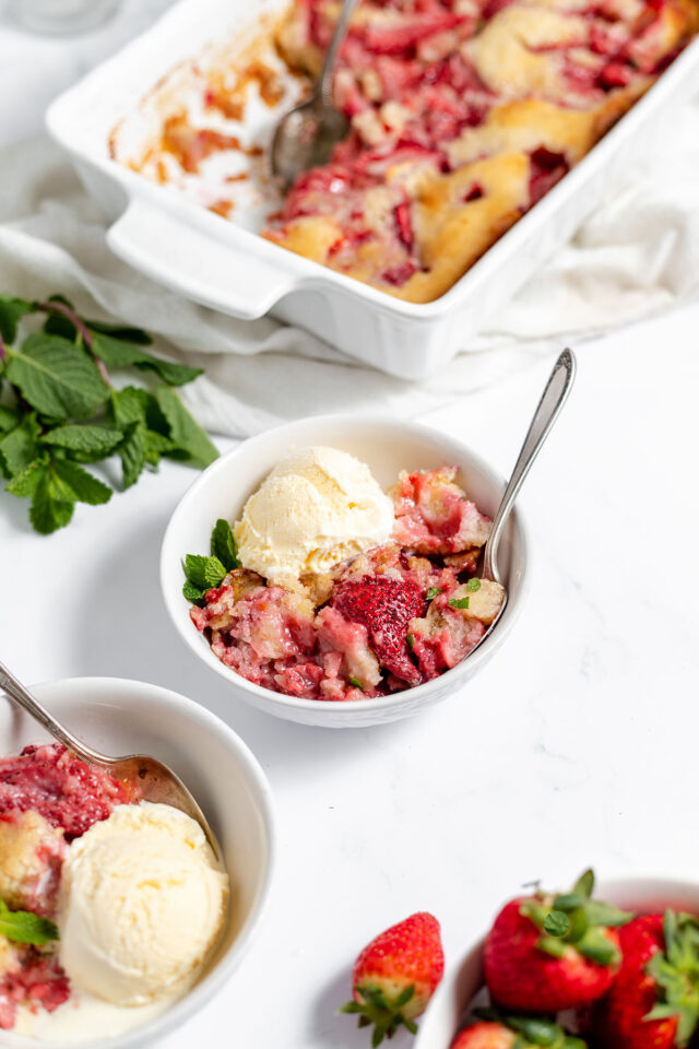 Strawberry Cobbler - Recipes Simple